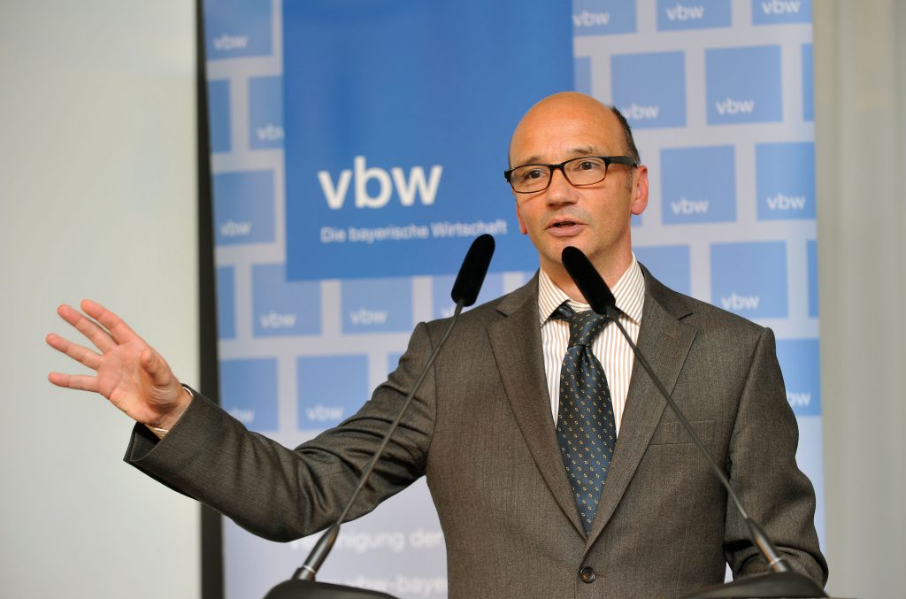 „So teuer kann sparen sein“ – Vorstellung einer Analyse für den Pharma-Standort Bayern - VBCI ...